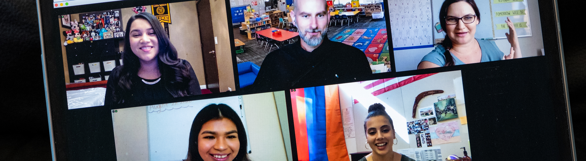 Tech-savvy student teachers give mentors lessons in online instruction ...